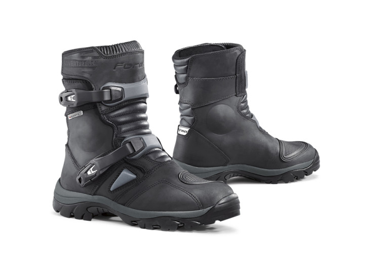 Forma Adventure Low Boot – Singapore Racing World